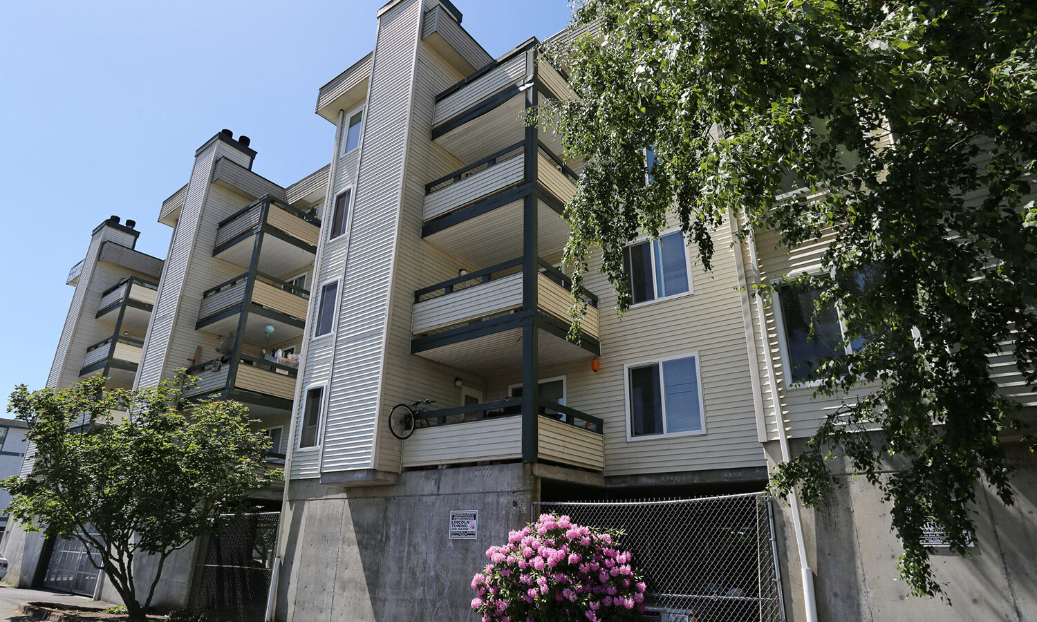 Seattle’s Lake City Apartment Complex and Development Site Hit the ...