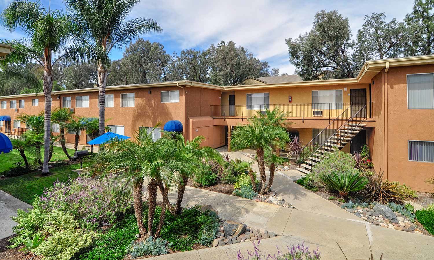casa-loma-fallbrook-team-comer-1500x900.jpg